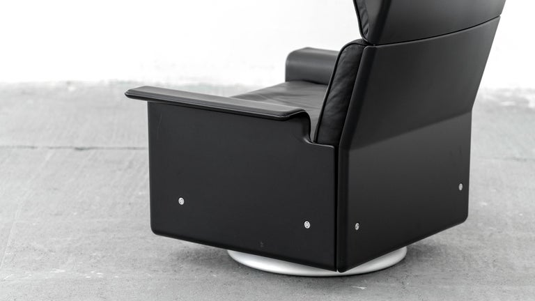 Dieter Rams, 620 Lounge Chair - rare Swivel Base by Vitsœ in black ...