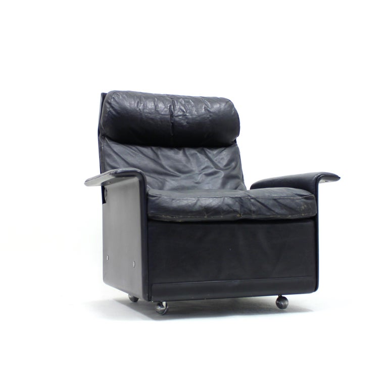 Dieter Rams, Black Leather Lounge Chair Model 620, Vitsœ, 1970s at 1stDibs