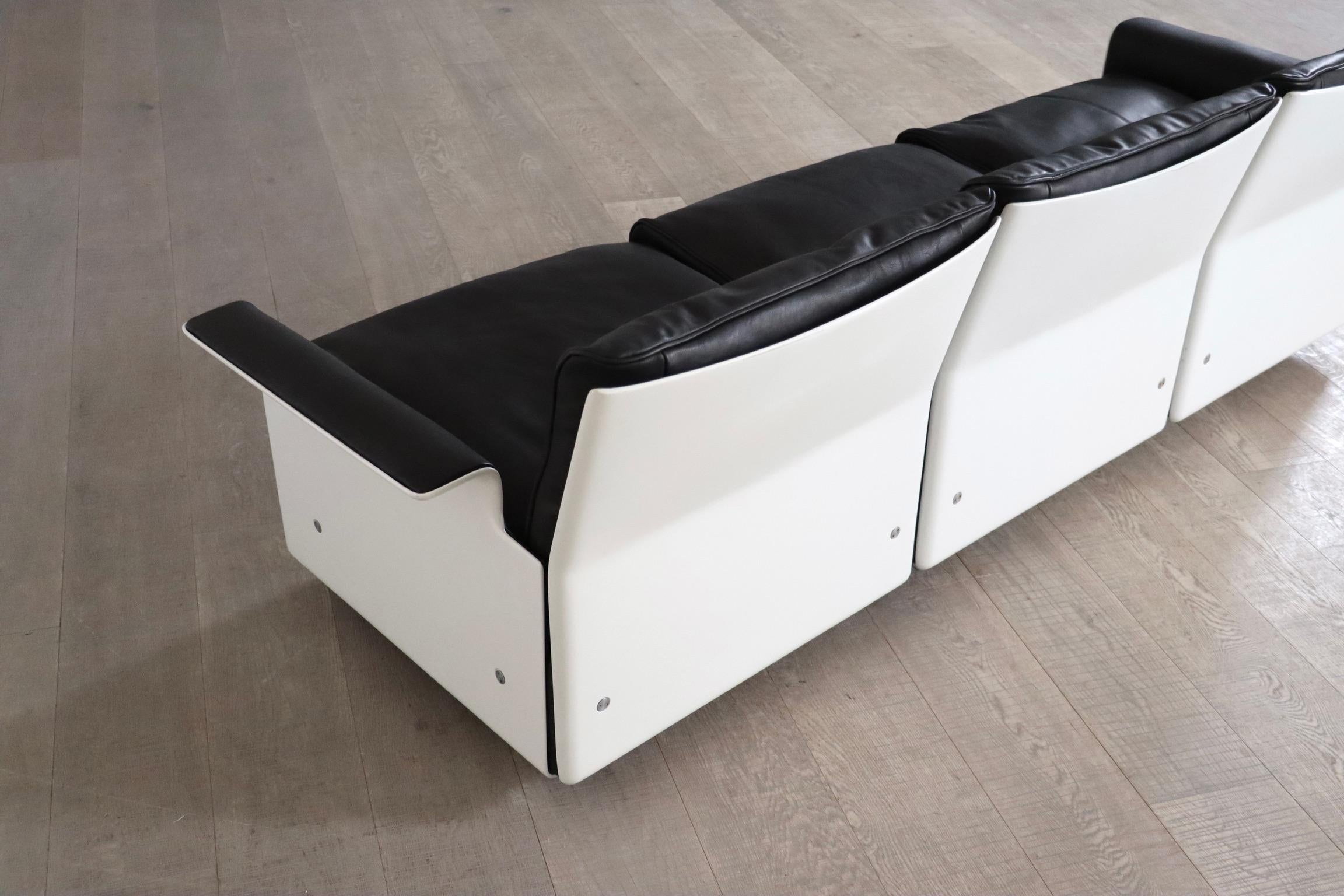 Dieter Rams Model 620 three Seater Sofa in black Leather For Vitsoe ...