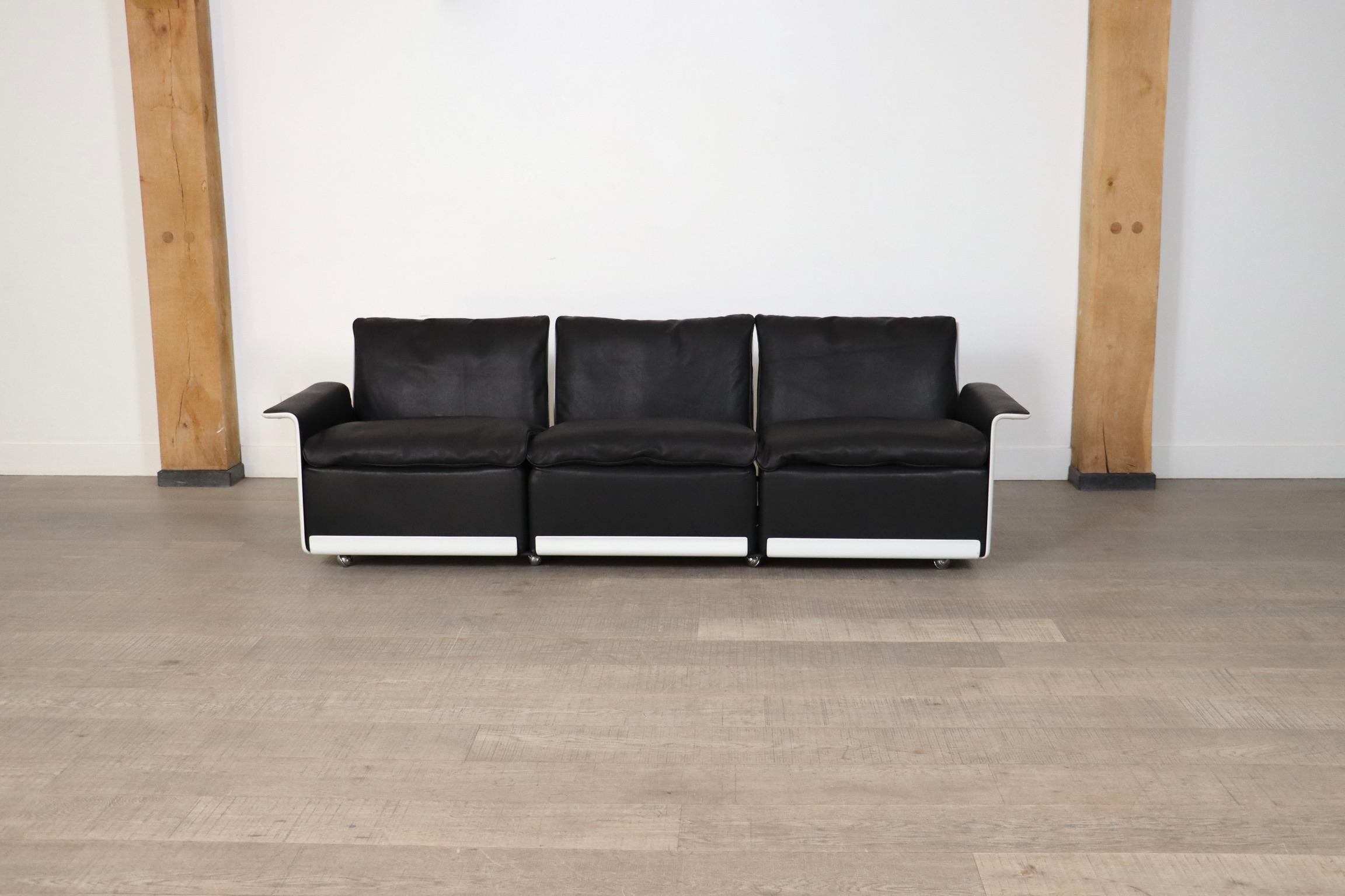 Dieter Rams Model 620 three Seater Sofa in black Leather For Vitsoe ...