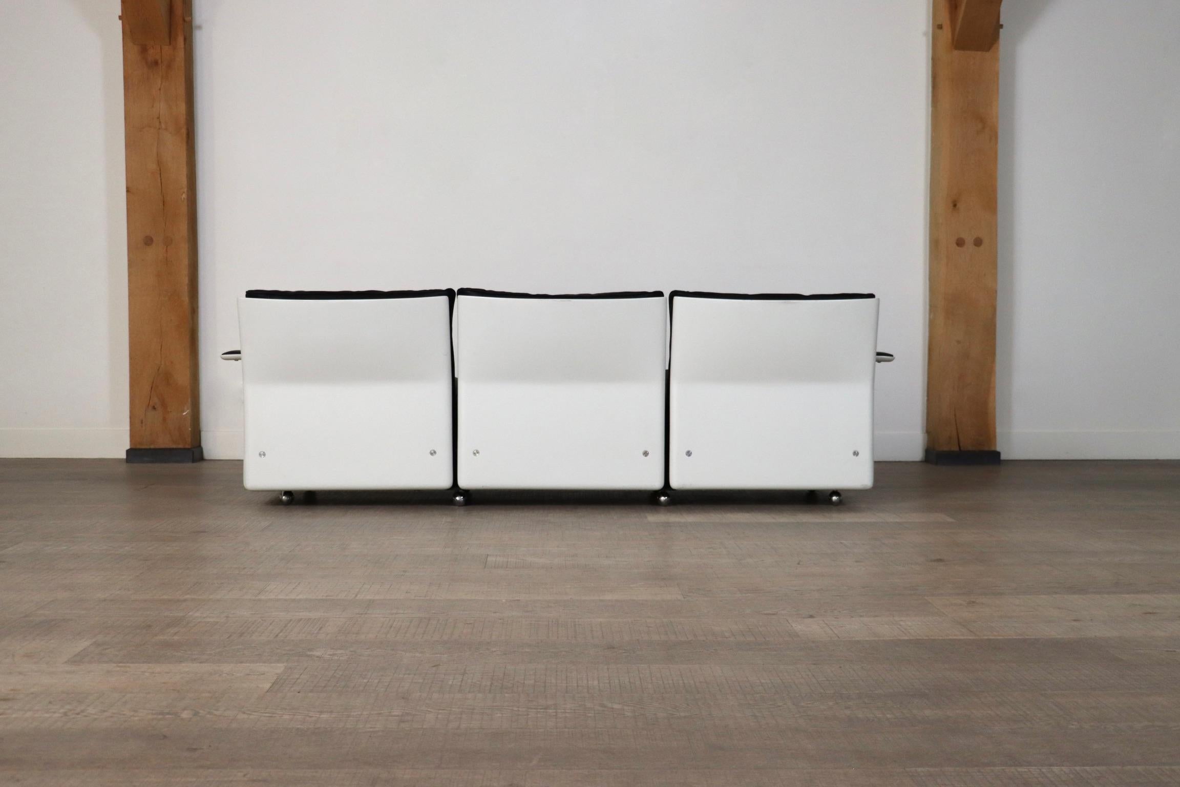 Dieter Rams Model 620 three Seater Sofa in black Leather For Vitsoe ...
