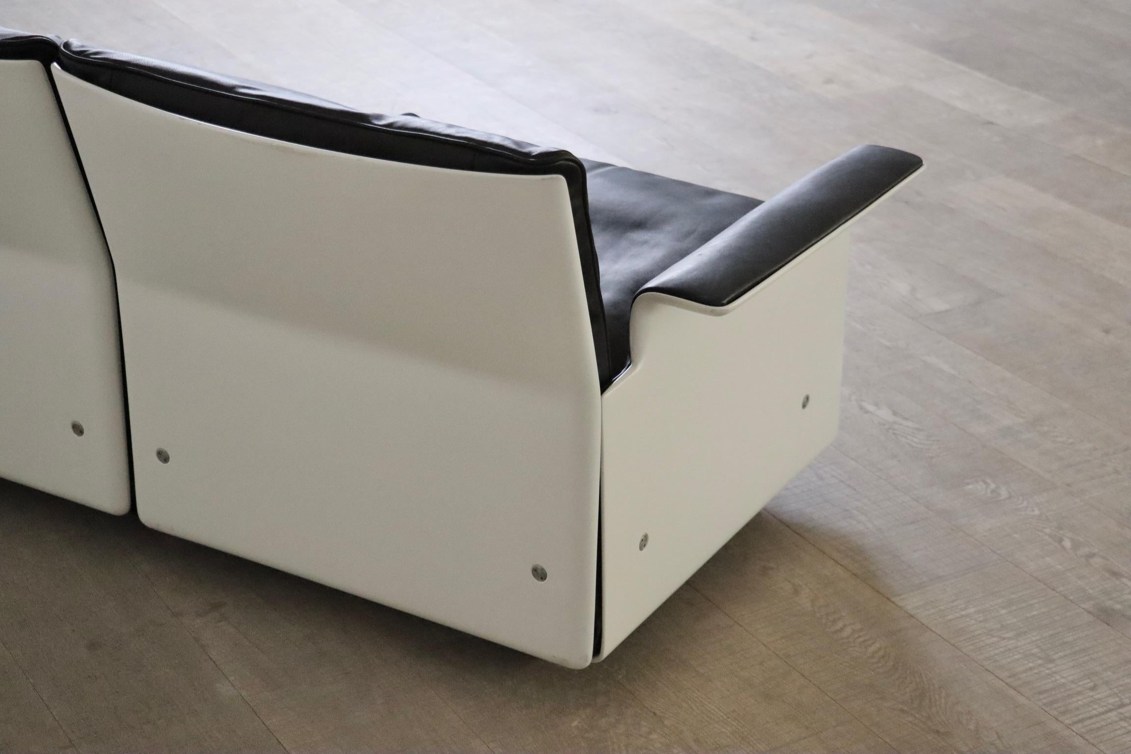 Dieter Rams Model 620 three Seater Sofa in black Leather For Vitsoe ...