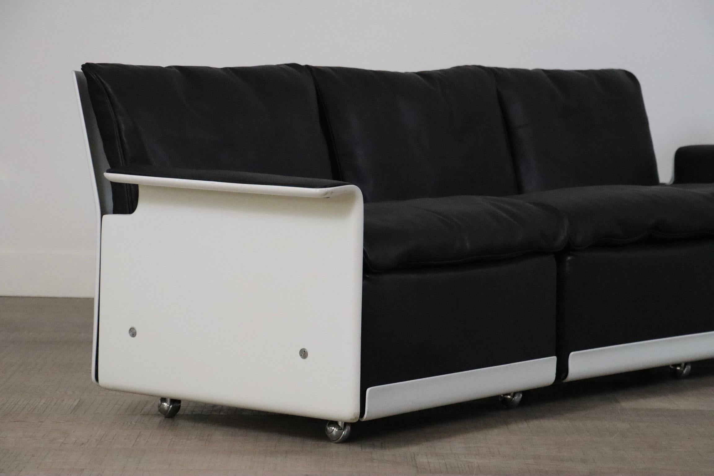 Dieter Rams Model 620 three Seater Sofa in black Leather For Vitsoe ...