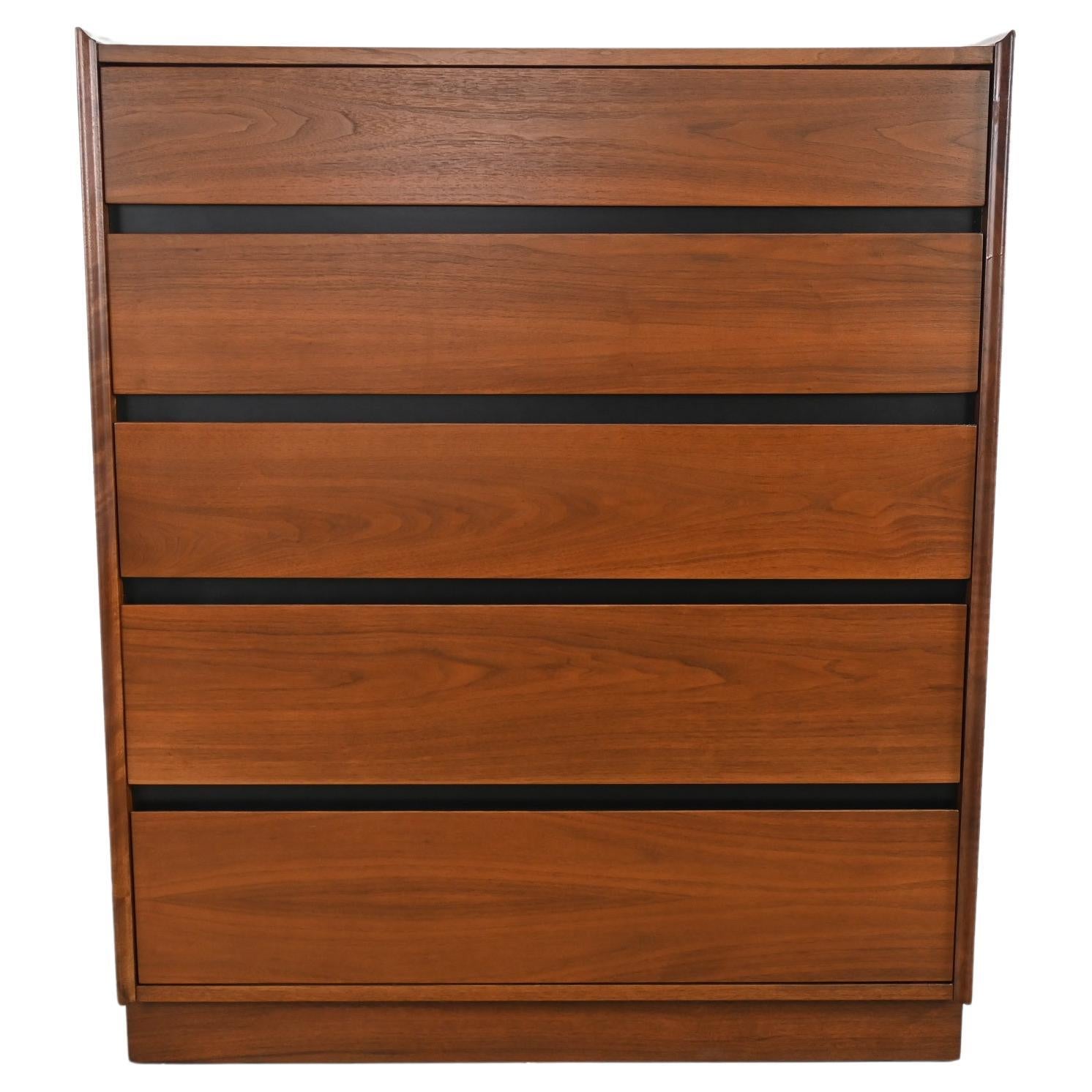 Dillingham Mid-Century Modern Walnut Highboy Dresser For Sale at 1stDibs
