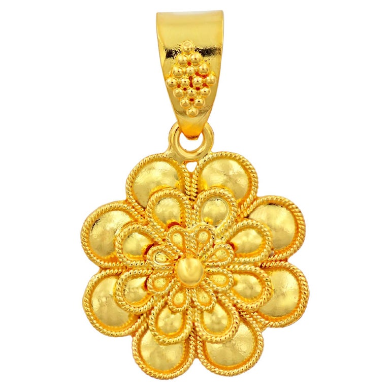 Dimos 18k Gold Triple Rosette Pendant For Sale at 1stDibs
