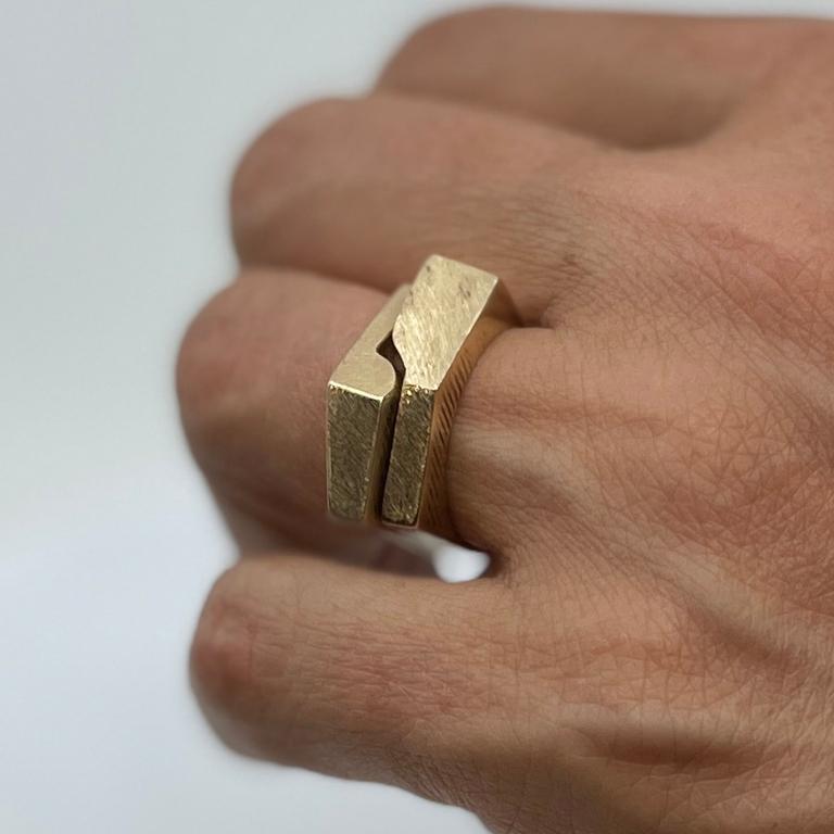Dina González Mascaró "pair" ring in 18K yellow gold limited edition ...