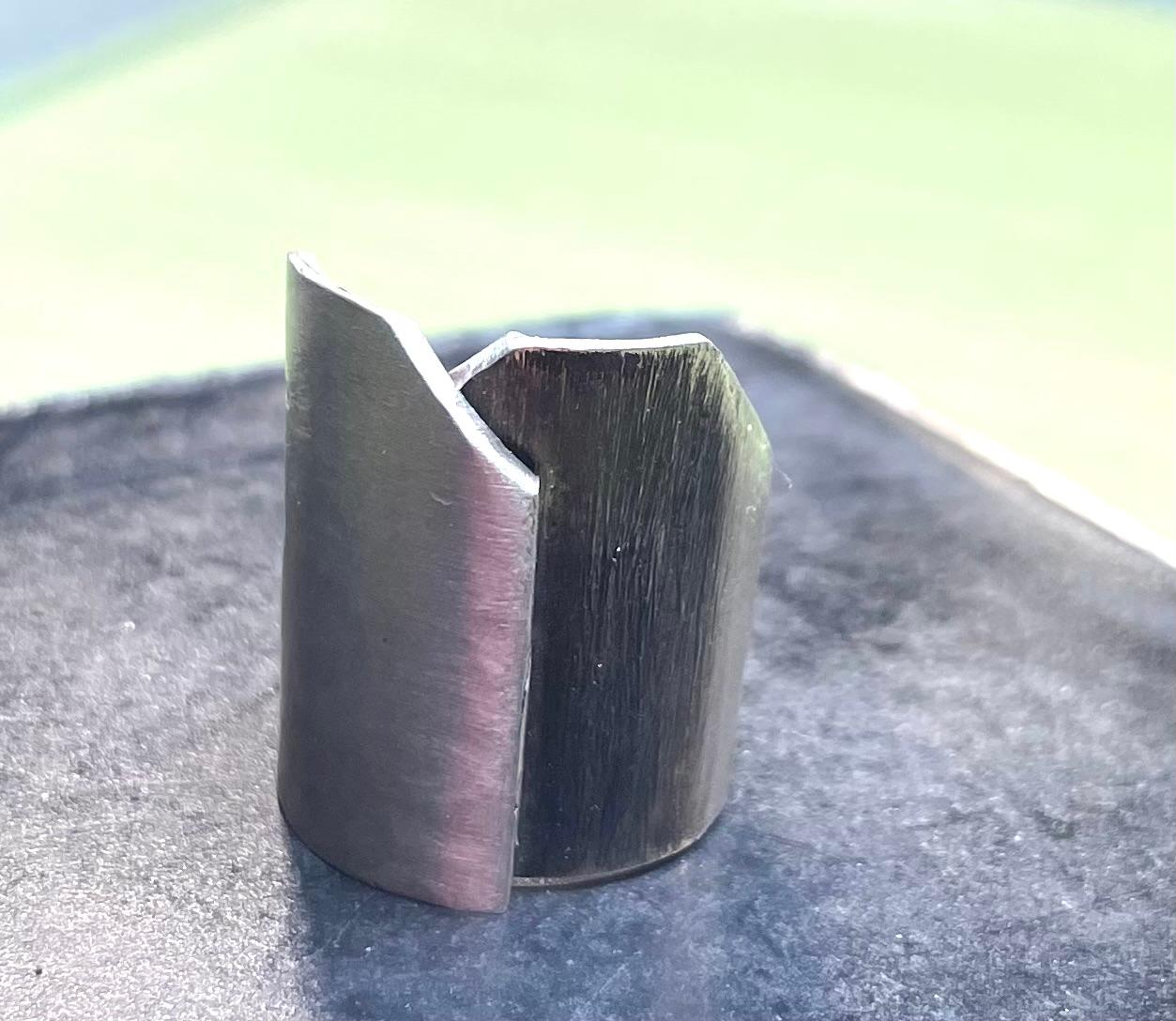Dina González Mascaró "vest" ring in sterling silver For Sale at 1stDibs
