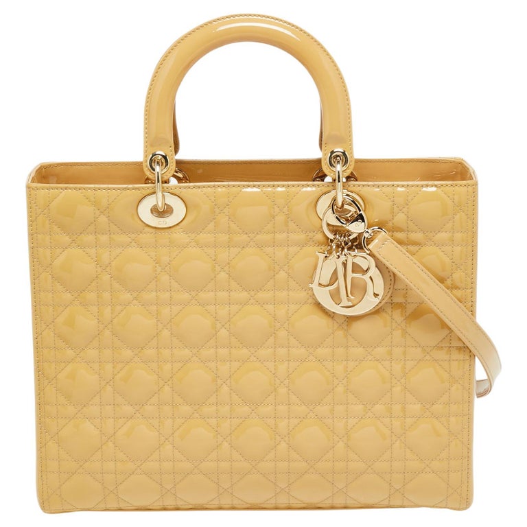 Dior - Grand sac cabas Lady Dior en cuir verni beige cannage - En vente ...