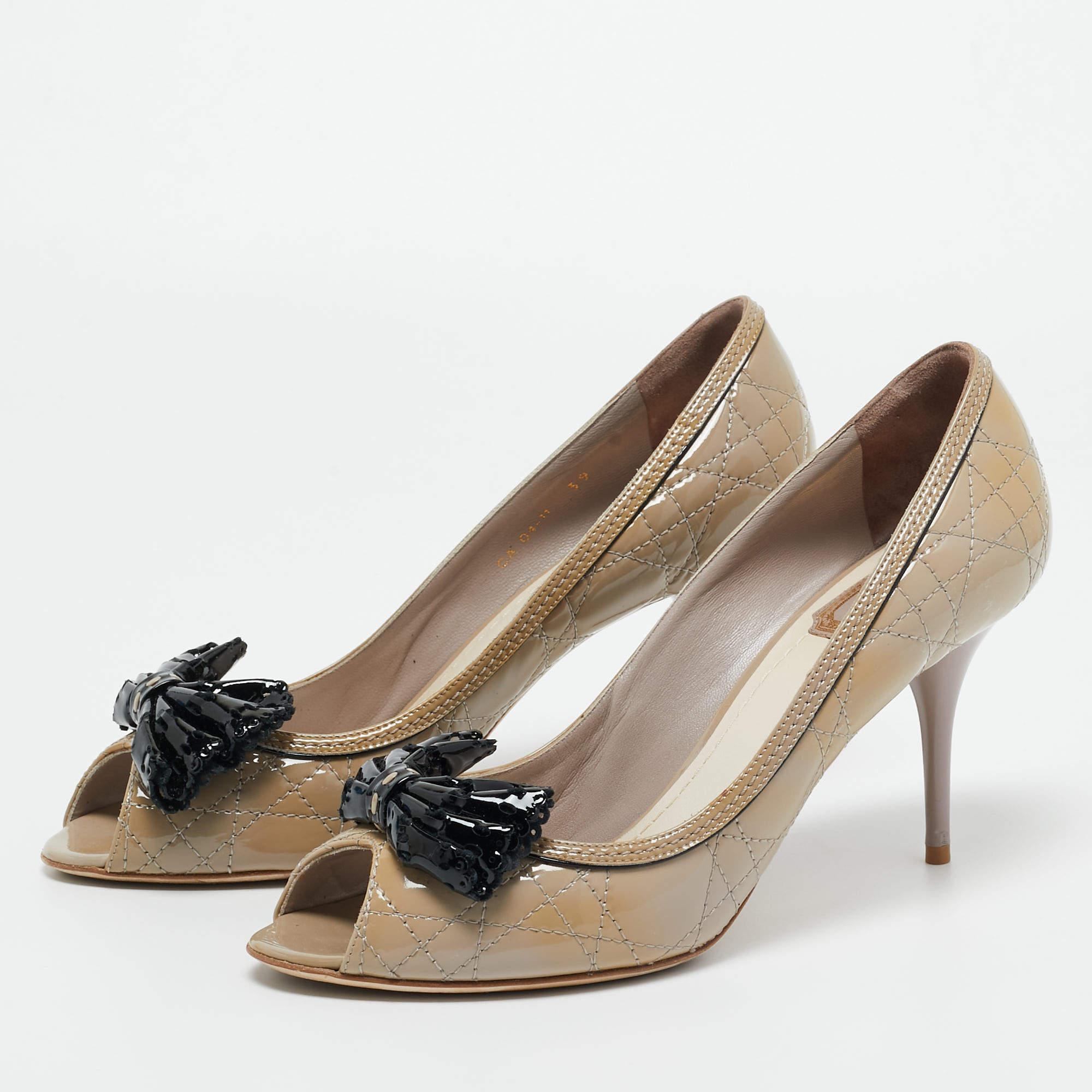 Dior Grey Patent Bow Peep Toe Pumps Size 39 For Sale at 1stDibs