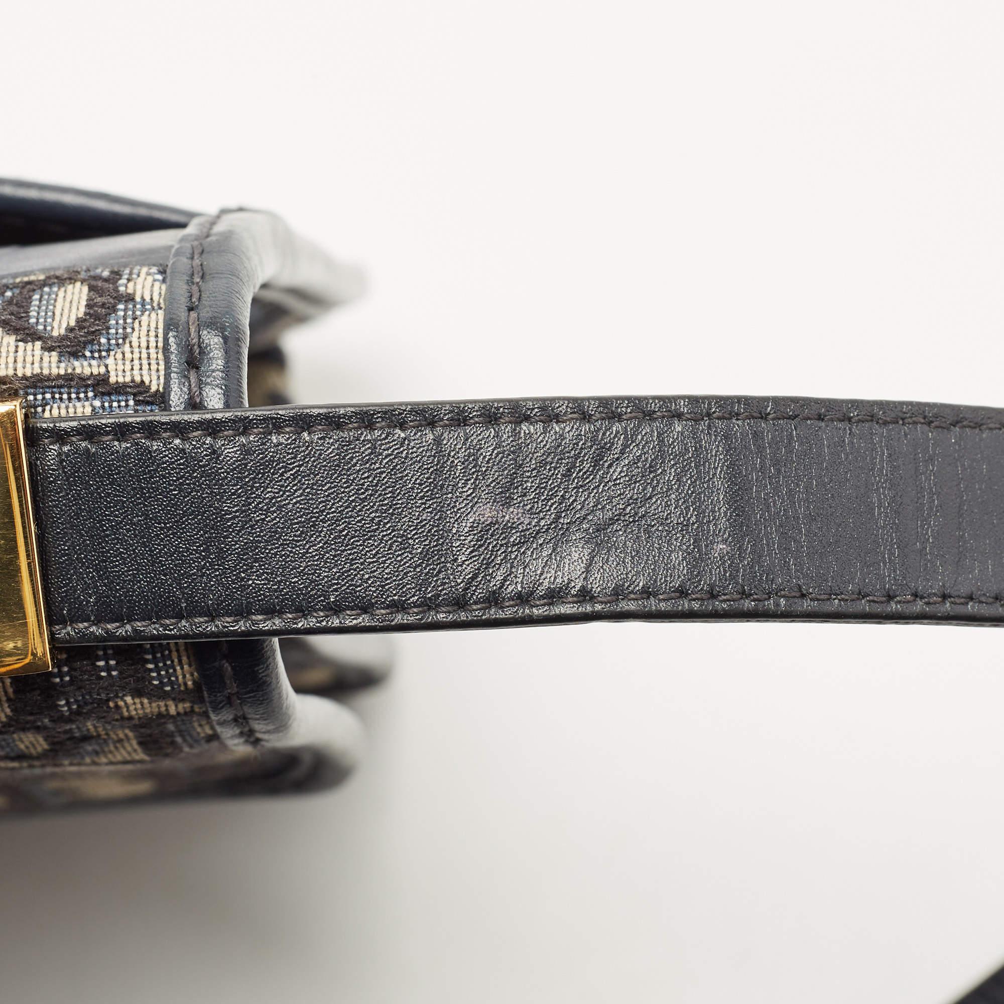 Dior Navy Blue Oblique Canvas and Leather 30 Montaigne Shoulder Bag For ...
