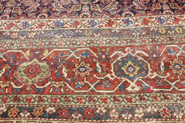 Distressed Antique Mahal Rug with Rustic American Colonial Style For ...