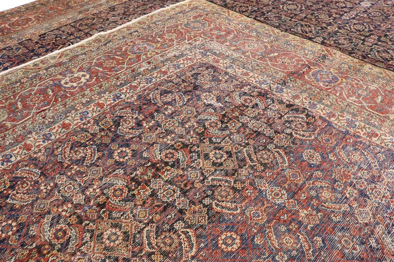 Distressed Antique Mahal Rug with Rustic American Colonial Style For ...