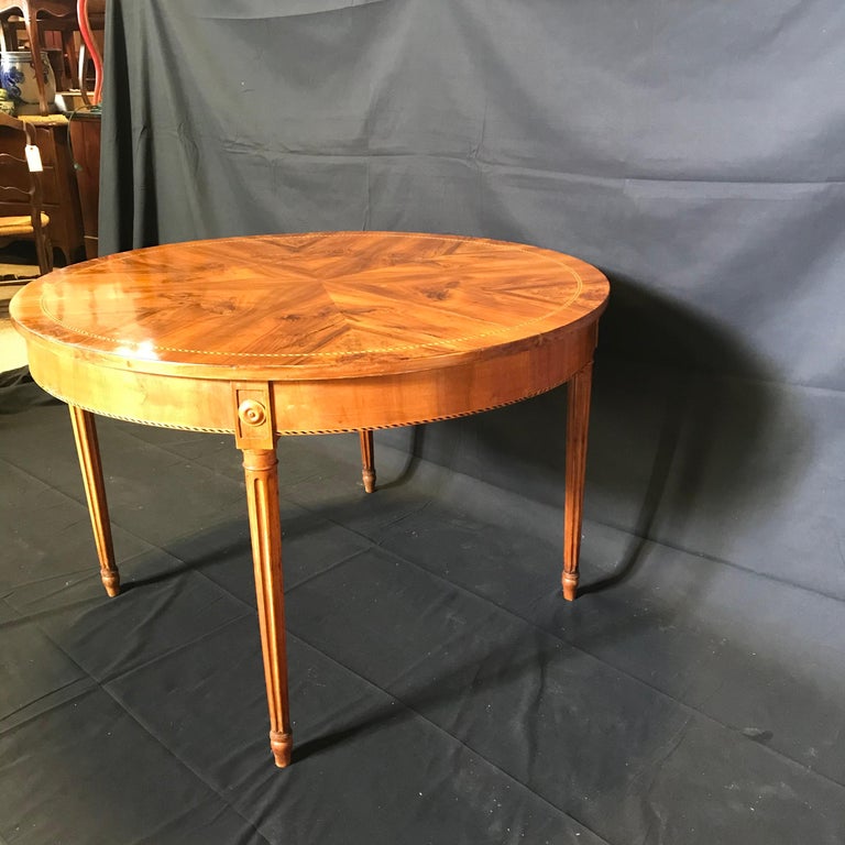 Divine Antique Round French Inlaid Marquetry Table at 1stDibs
