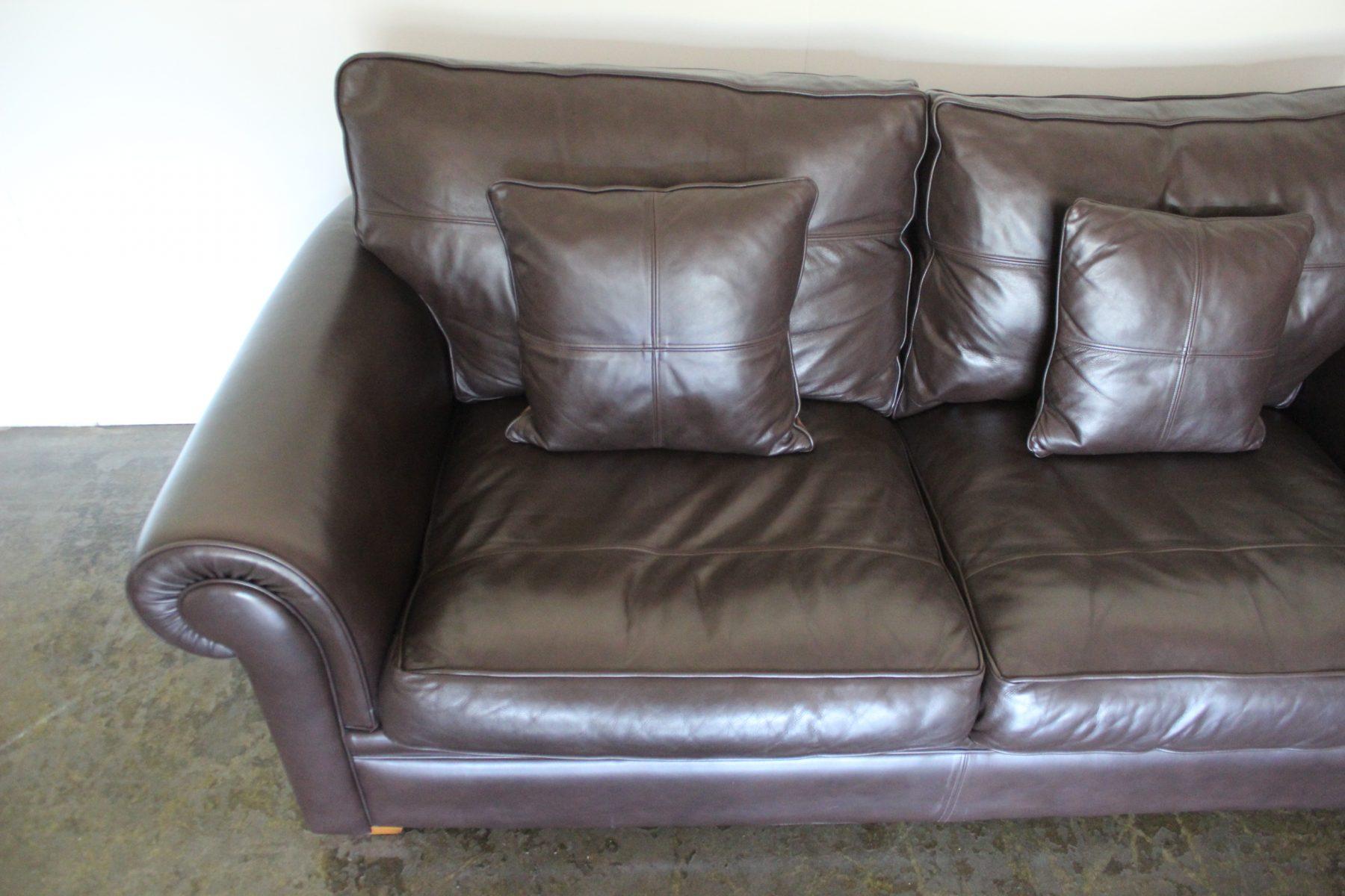 Divine Duresta “Garrick” 2.5-Seat Sofa in Dark Brown Leather For Sale ...