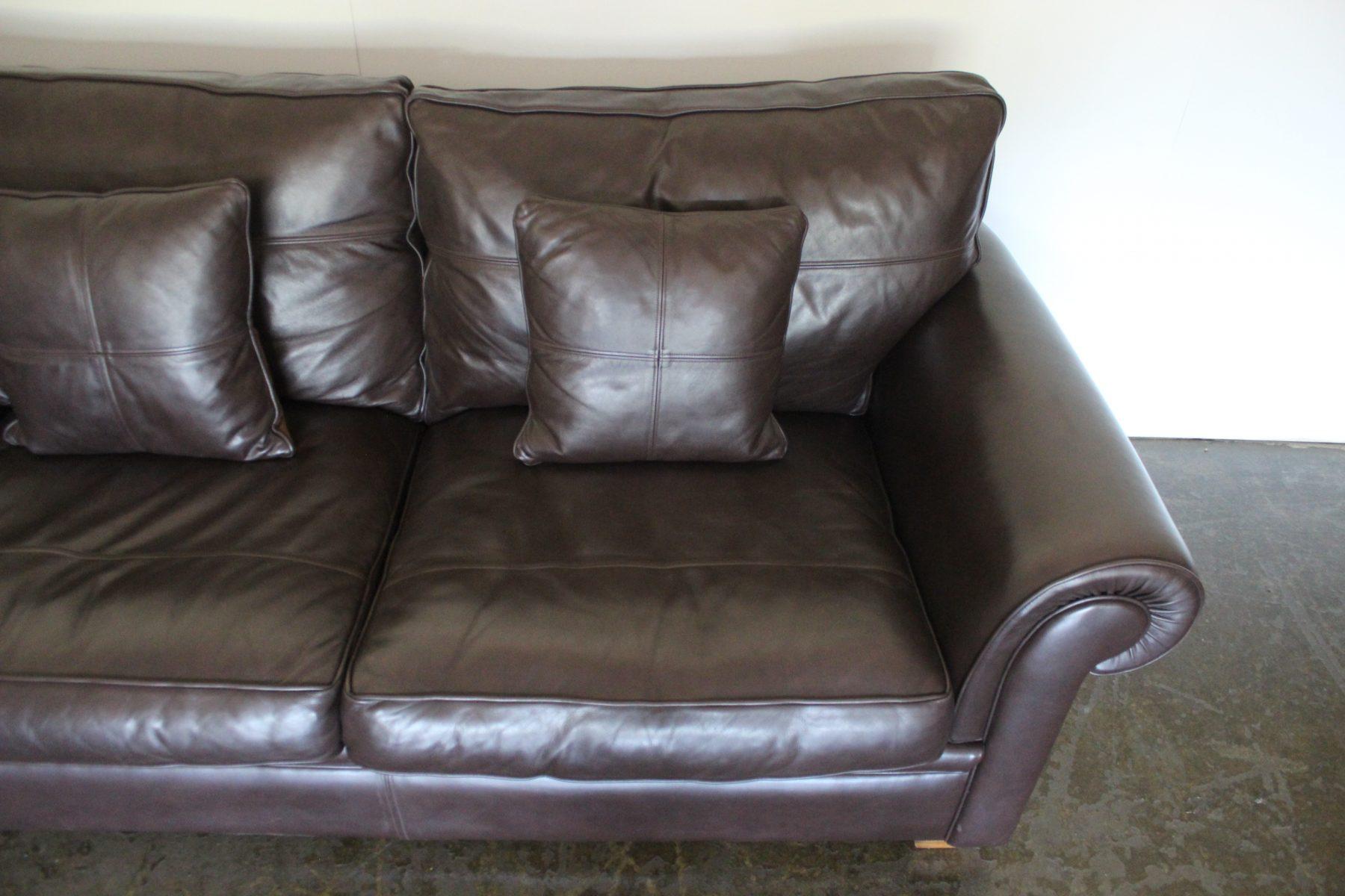 Divine Duresta “Garrick” 2.5-Seat Sofa in Dark Brown Leather For Sale ...