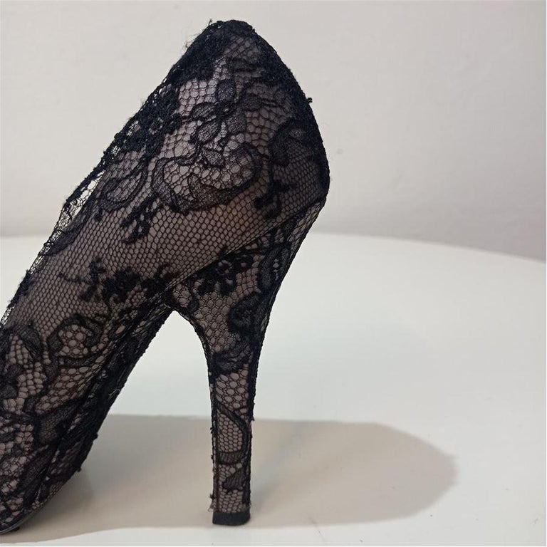 Dolce and Gabbana Satin + lace pumps size 38 For Sale at 1stDibs