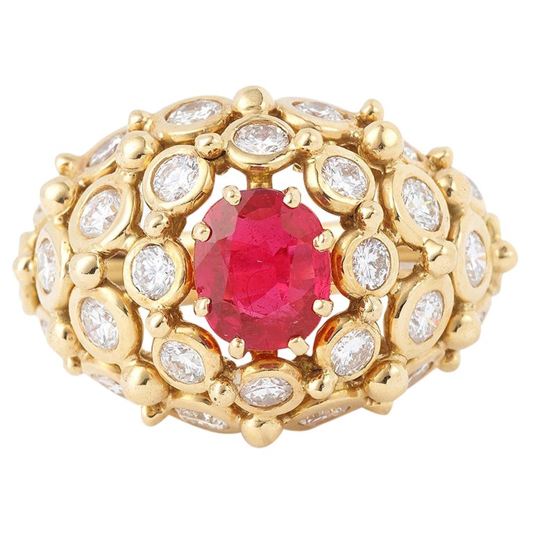 Dome 1 Carat Ruby and Diamonds 18 Carat Yellow Gold Ring at 1stDibs
