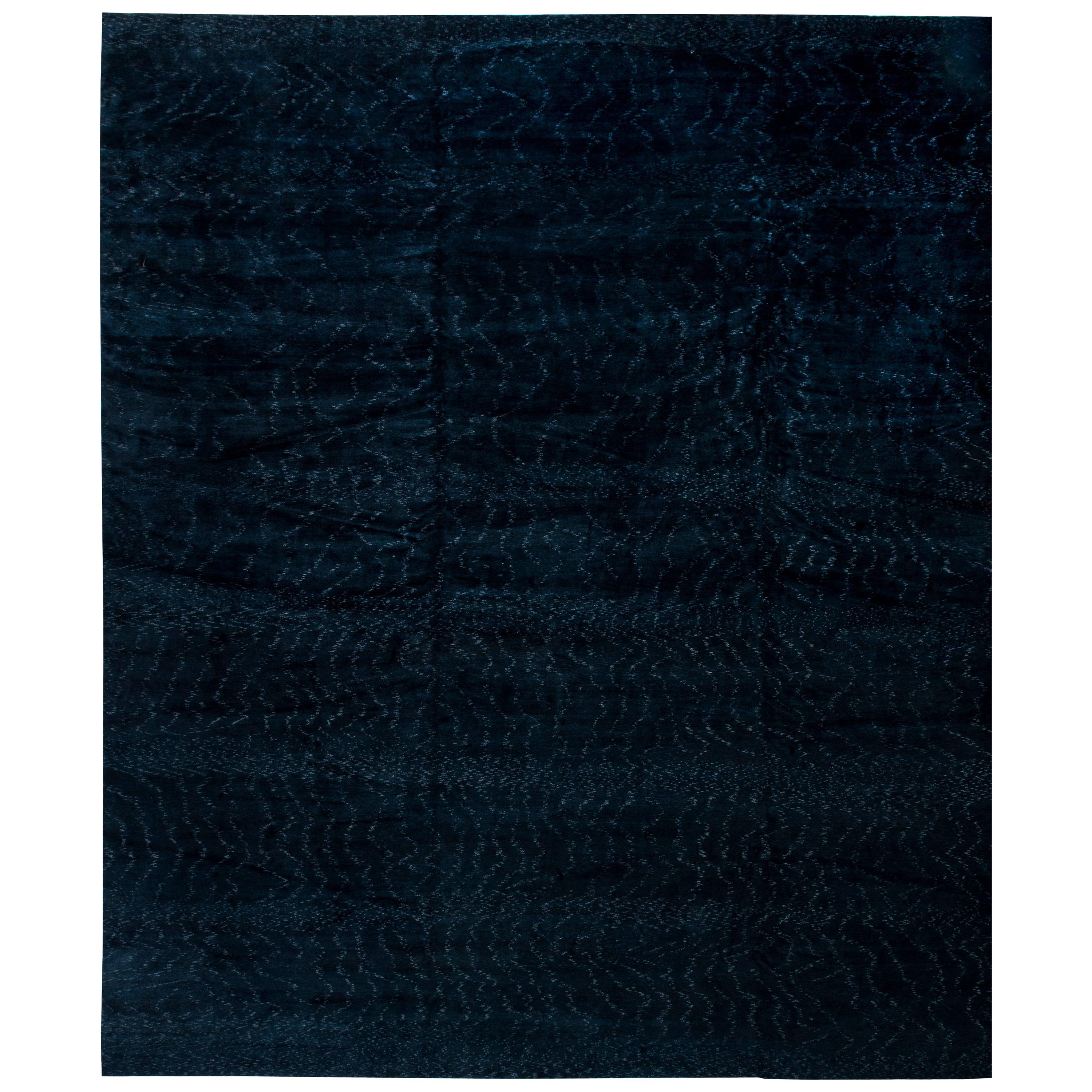 Kaiwa Circular Tufted Tencel Rug II in Midnight Blue For Sale at 1stDibs