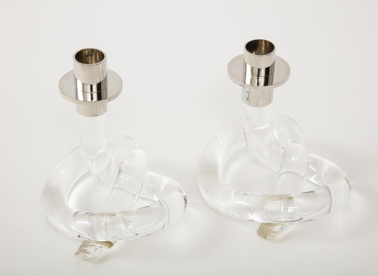 Dorothy Thorpe Lucite Knot Candlesticks For Sale at 1stDibs