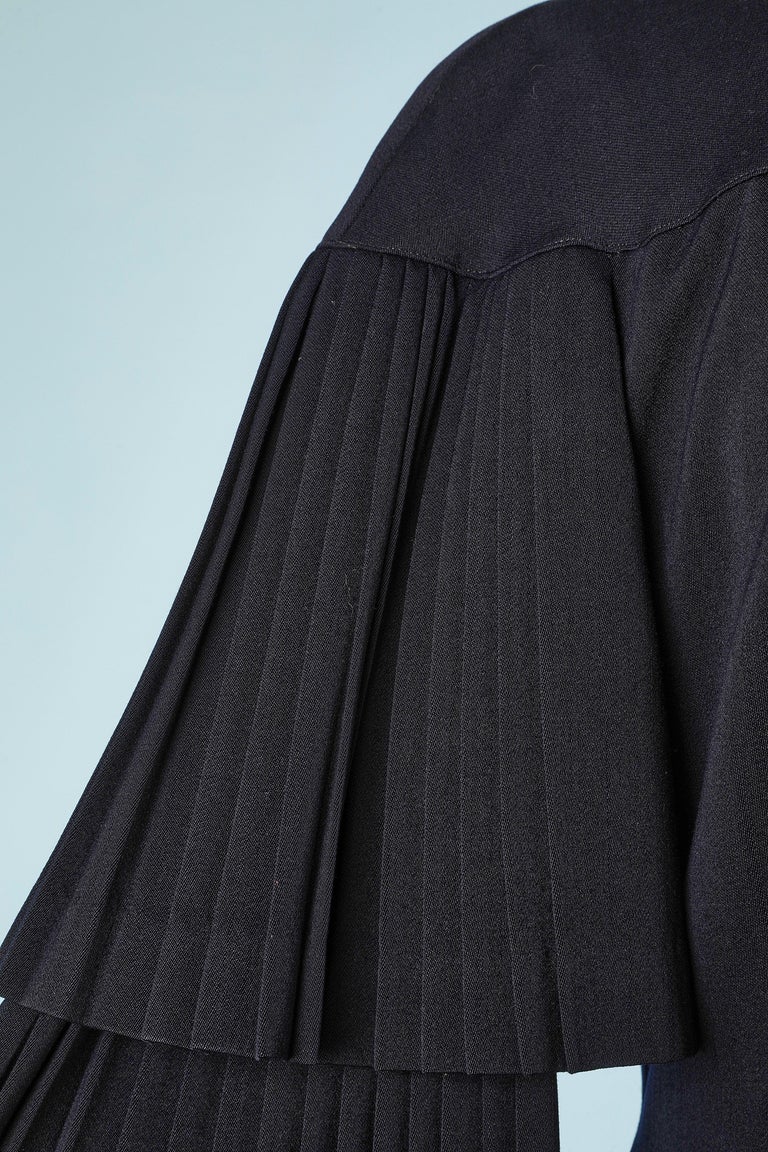 Double-breasted wool coat with pleated sleeves Circa 1930's For Sale at ...