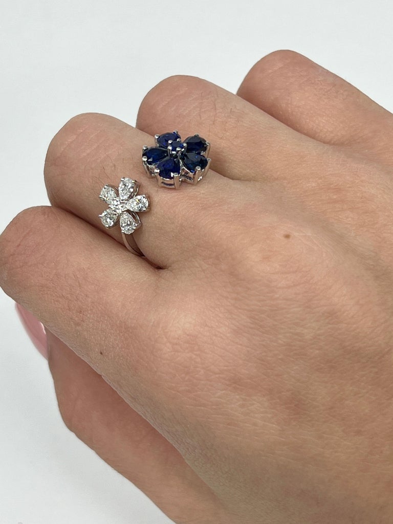 Double Flower Diamond and Sapphire Ring For Sale at 1stDibs