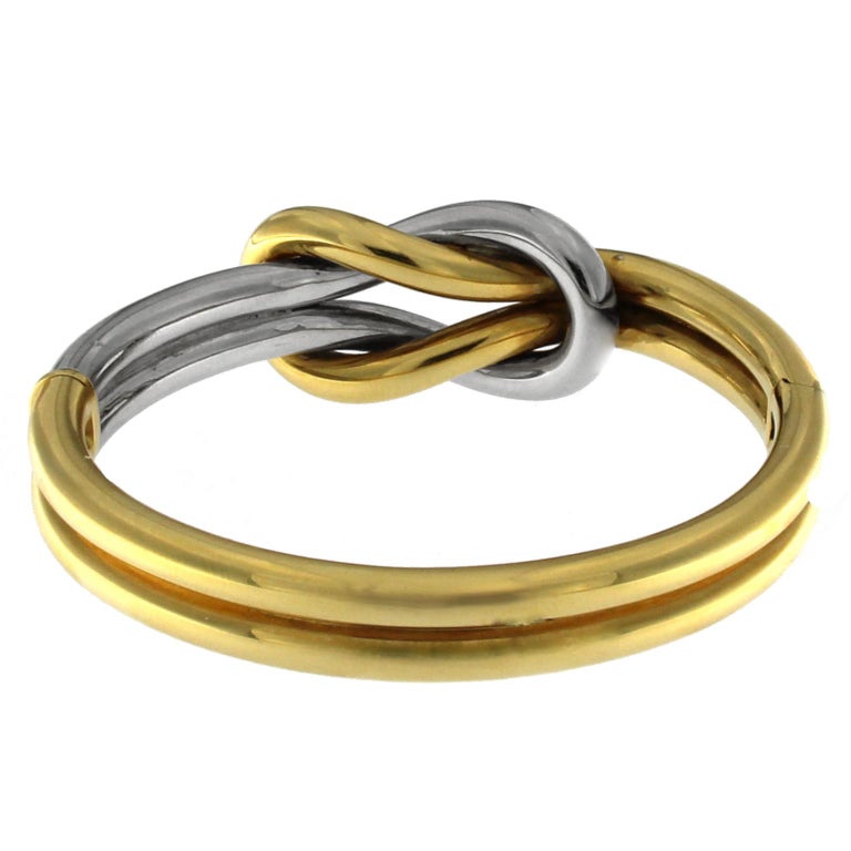 Double Knot Set in White and Yellow 18 Karat Gold For Sale at 1stDibs