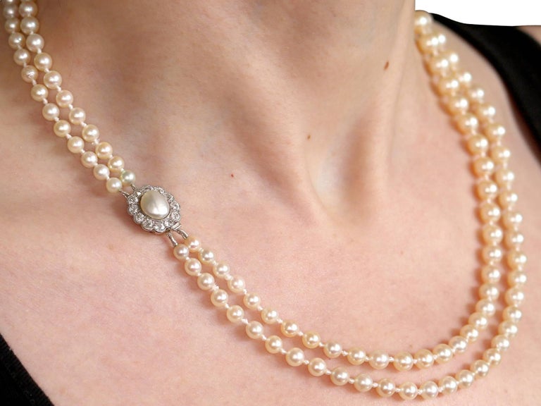 Collier à double rang de perles et de diamants en or jaune En vente sur ...