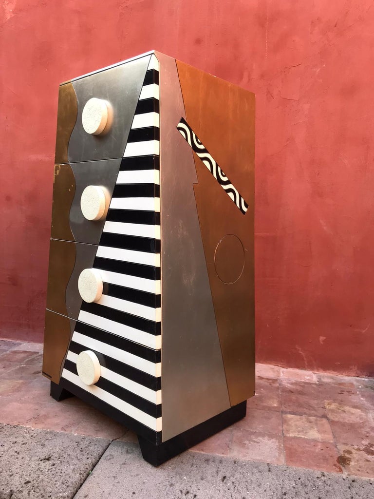 Dresser Italian Designed in the Style of Memphis, 1980 For Sale at 1stDibs