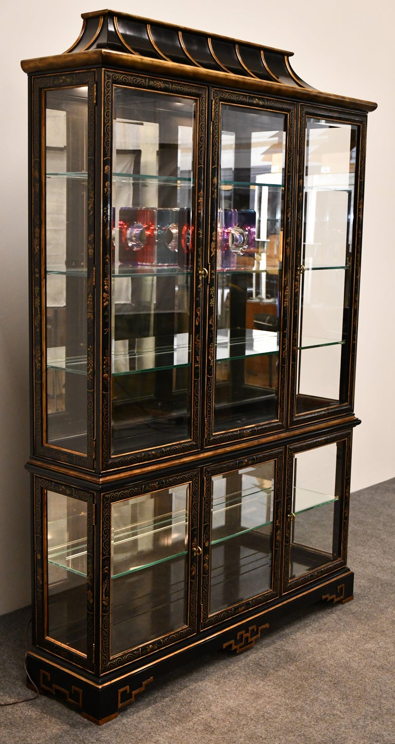 Drexel Heritage Display Cabinet, 1980s For Sale at 1stDibs