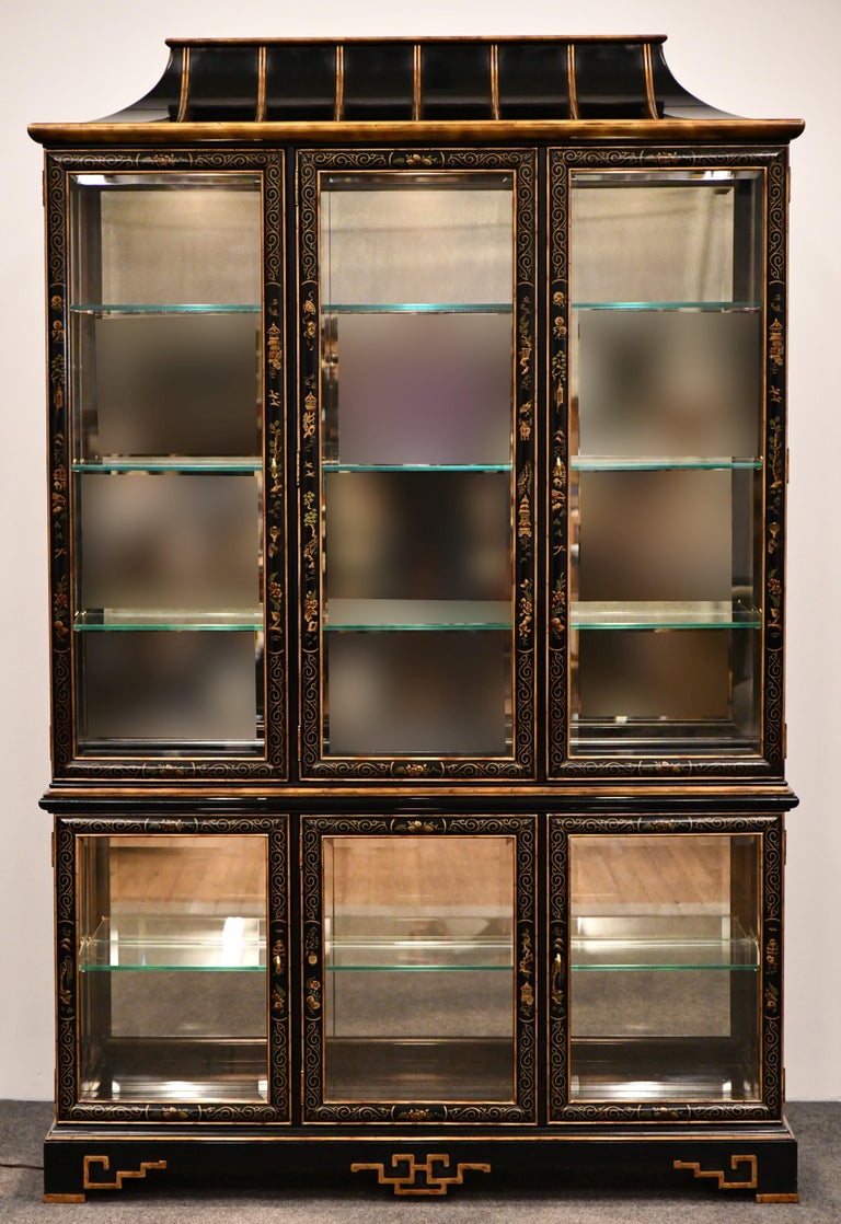 Drexel Heritage Display Cabinet, 1980s For Sale at 1stDibs