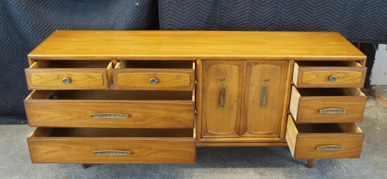 Drexel Heritage Mid-Century Modern Lowboy Dresser Buffet Sideboard ...