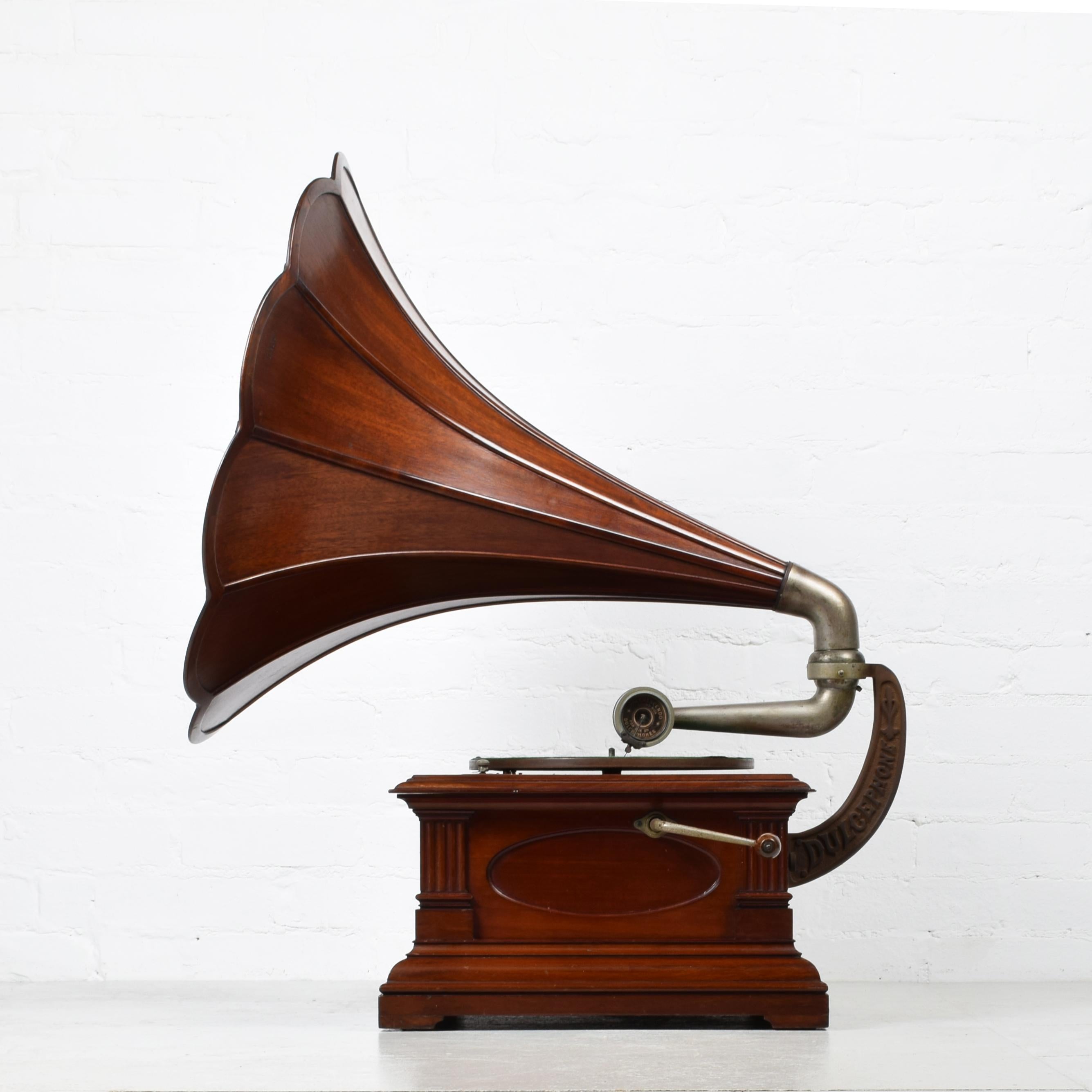Dulcephone horn gramophone c. 1910. Wooden horn, large, magnificent ...