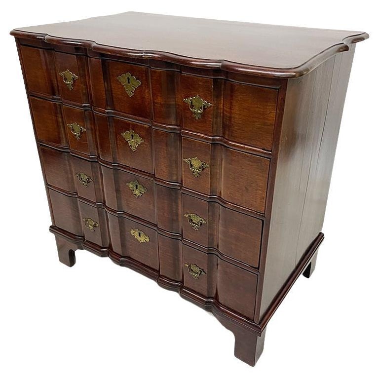 Dutch Organ Curved Chest of Drawers, 18th Century For Sale at 1stDibs