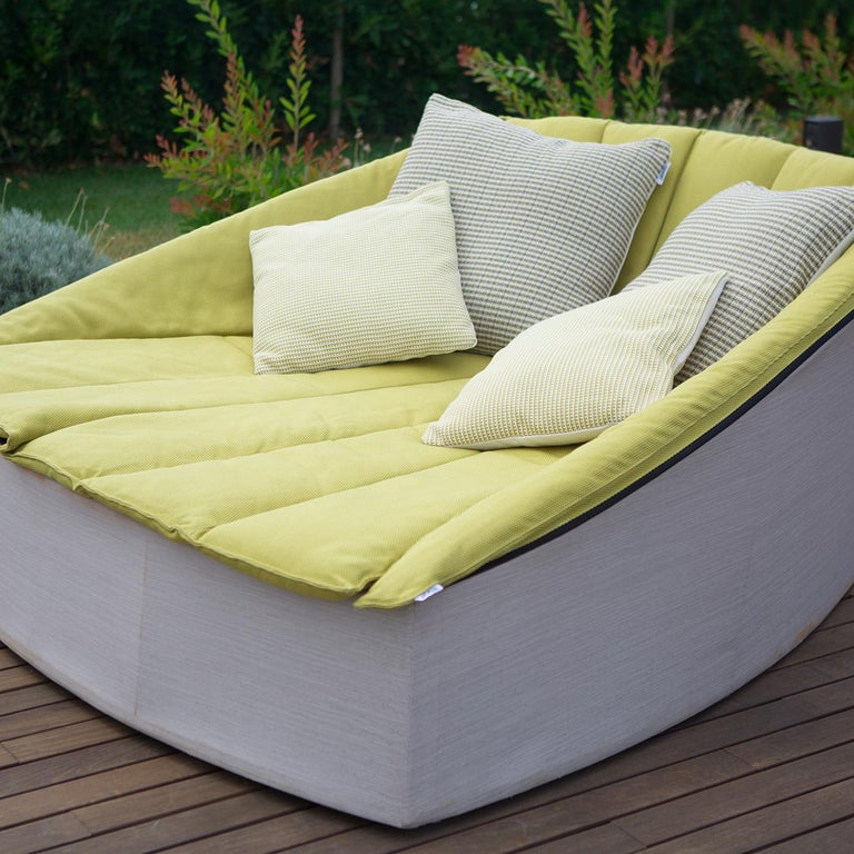 Duvet Dormeuse For Sale at 1stDibs