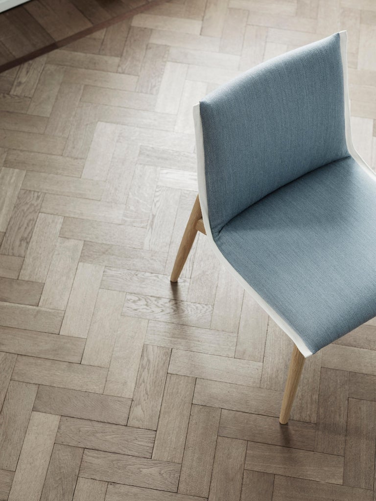 E004 Embrace Chair in Oak White Oil with Mood 3103 Fabric and White ...