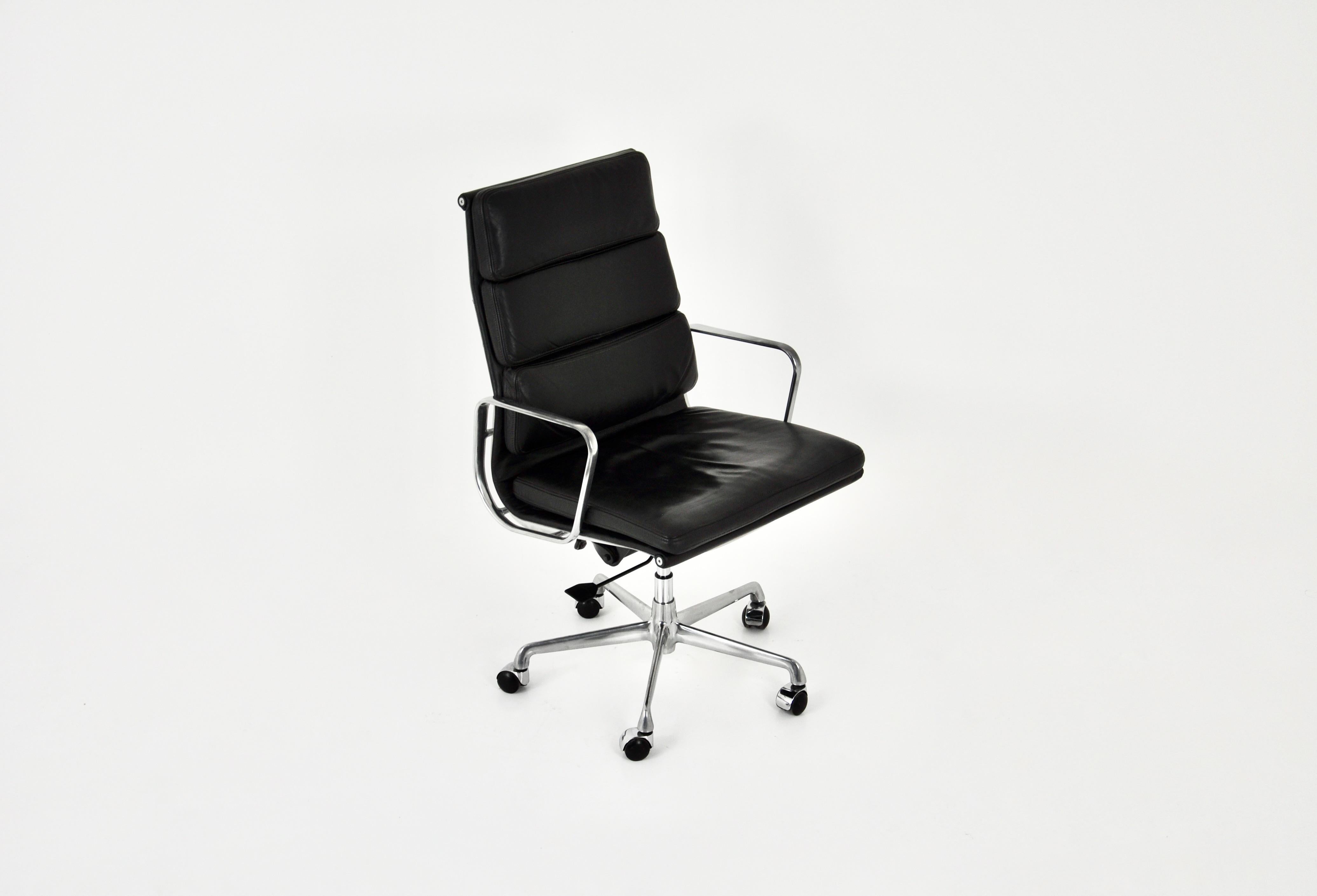 Ea 216 Soft Pad Desk Chair by Charles and Ray Eames for ICF, 1970s For ...