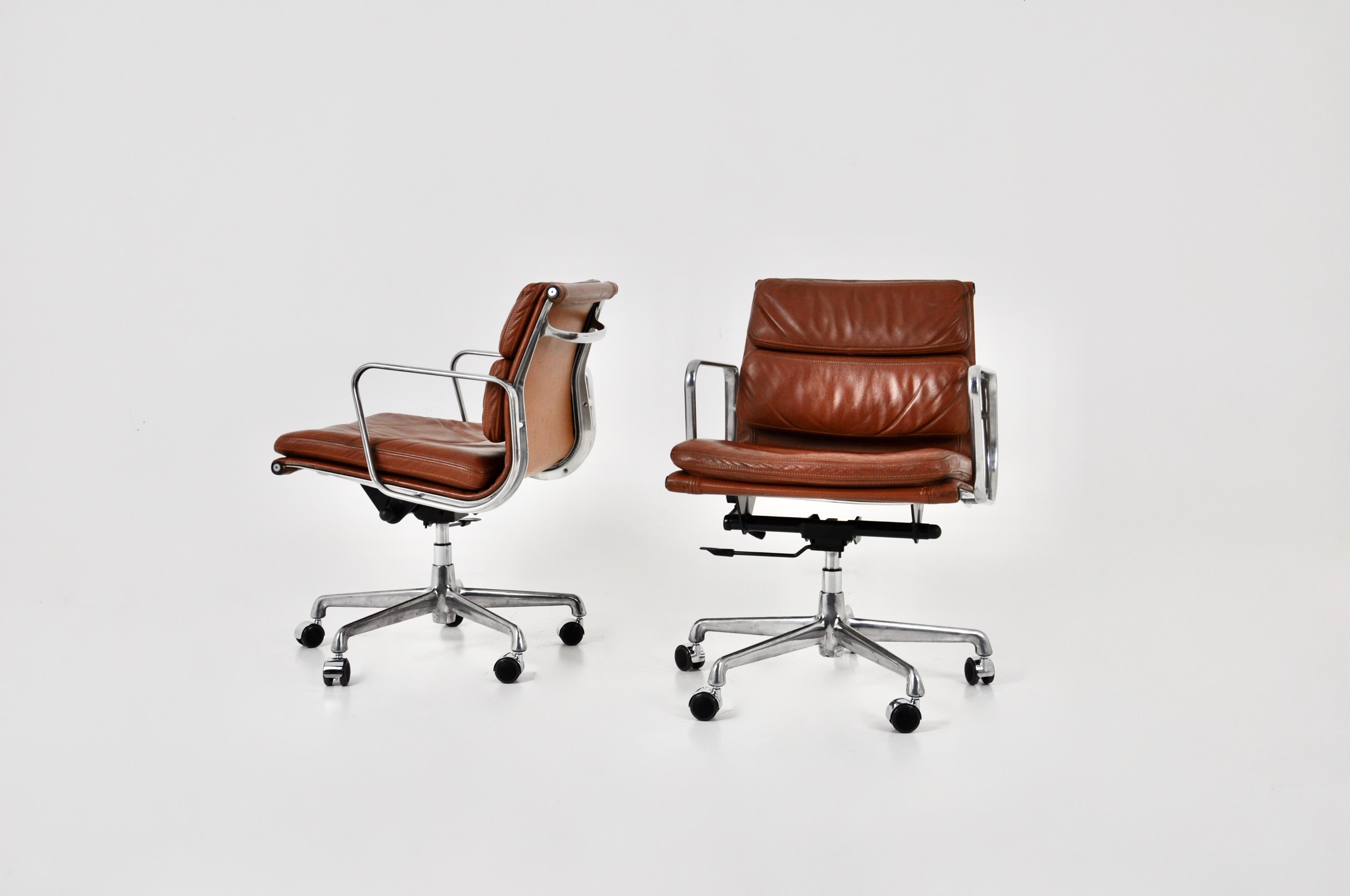 EA 217 Cognac Soft Pad Chair by Charles and Ray Eames for ICF, 1970s Set of 2 at 1stDibs