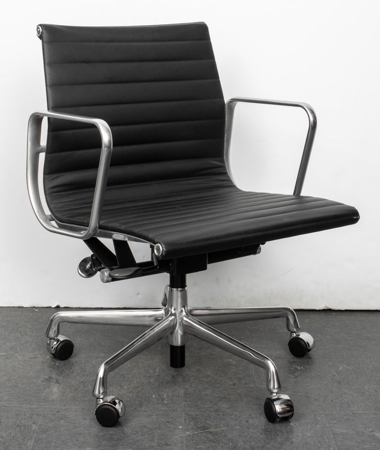Eames Aluminum Group Chair "Management" at 1stDibs