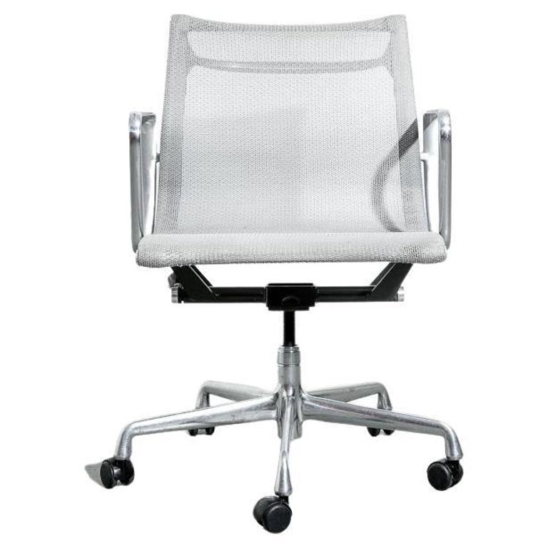 Eames Management Chairs in Grey Mesh Fabric For Sale at 1stDibs