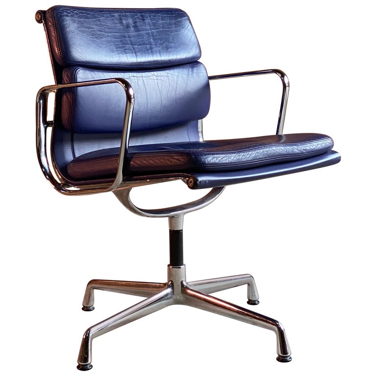 Eames Soft Pad Group EA208 by Vitra Charles and Ray Eames, circa 2000 ...