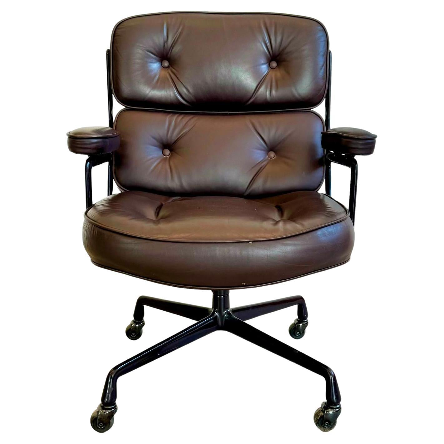 Eames Time Life Chair in Eggplant Leather for Herman Miller, 1985 USA ...