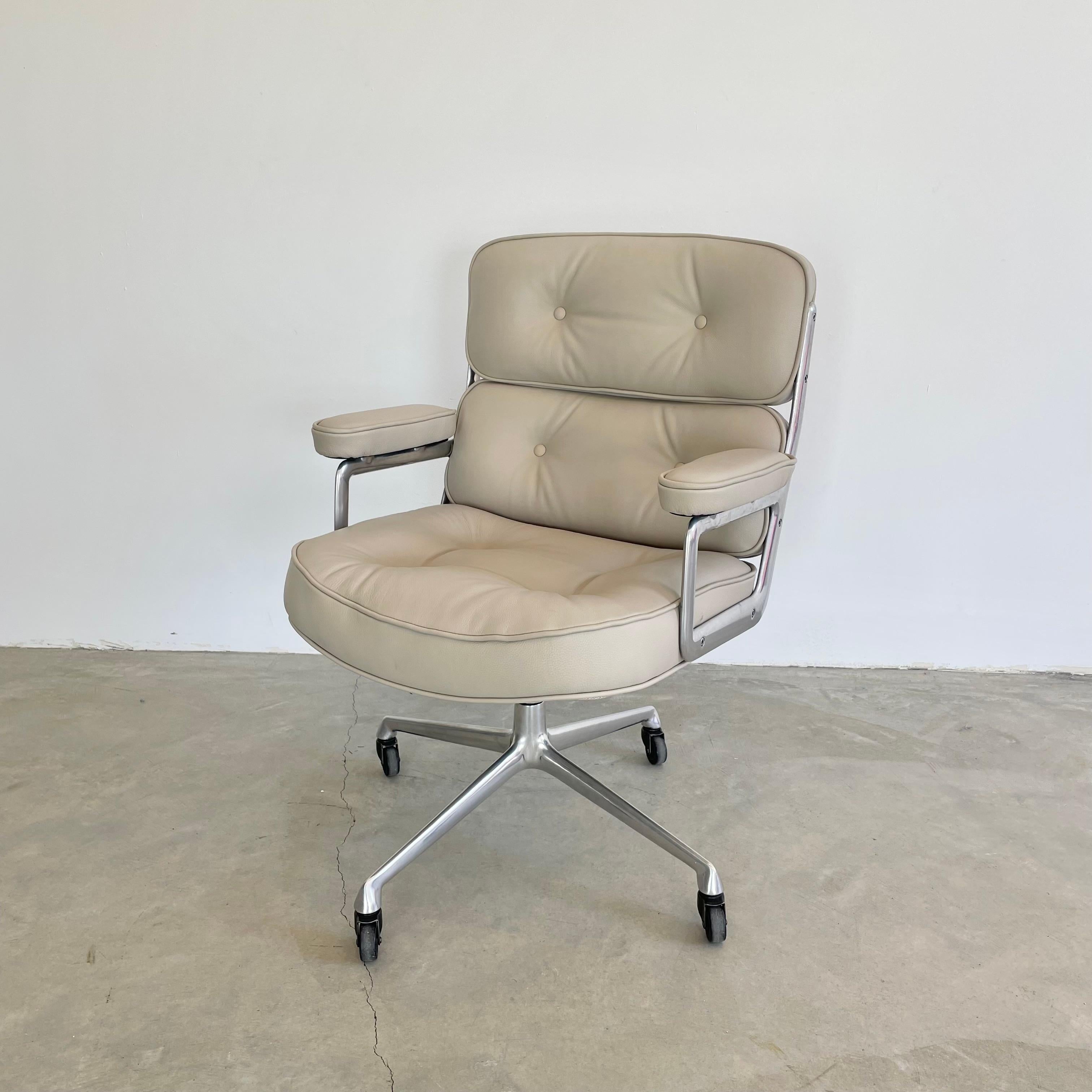 Eames Time Life Chair in Grey Leather for Herman Miller, 1980s For Sale ...