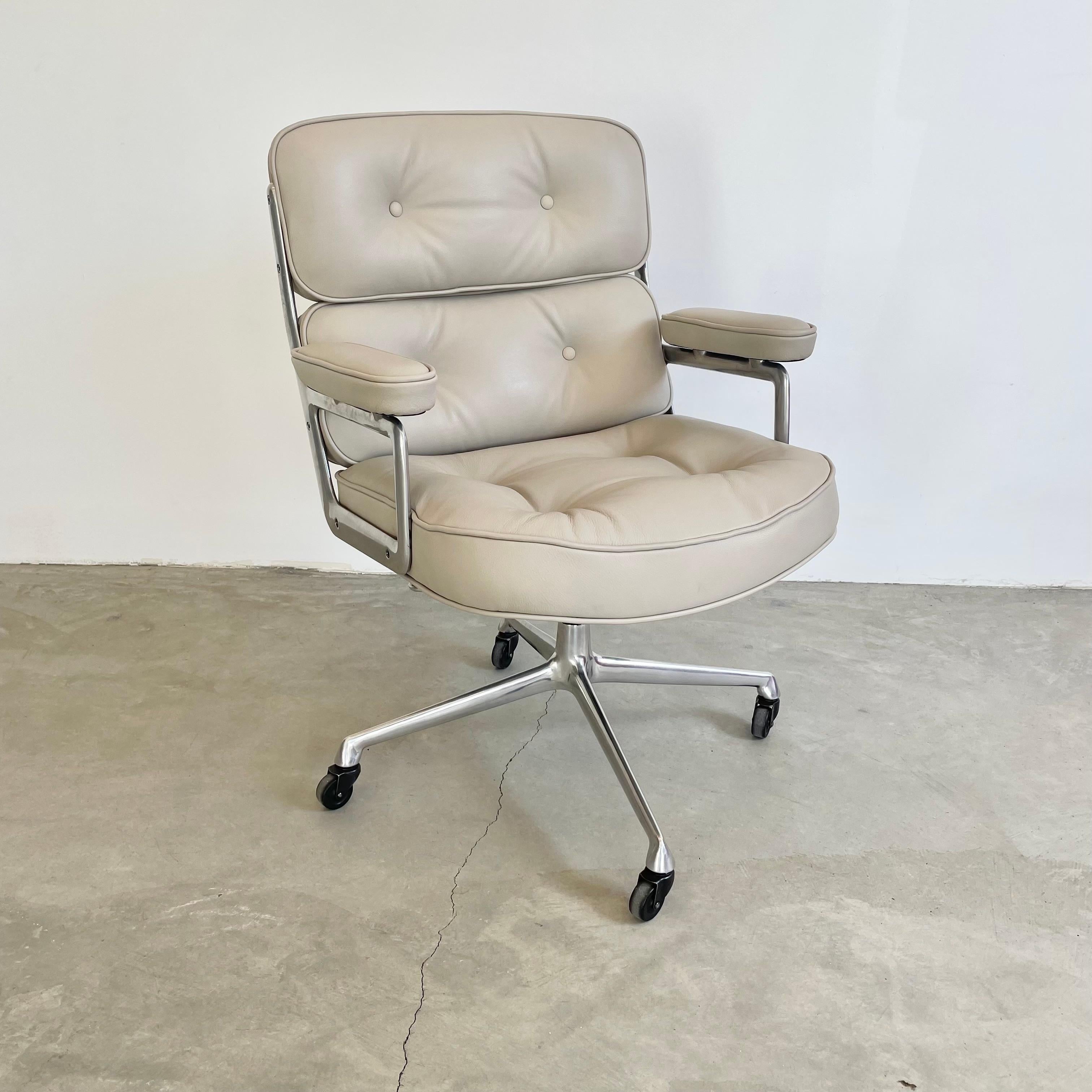 Eames Time Life Chair in Grey Leather for Herman Miller, 1980s For Sale ...