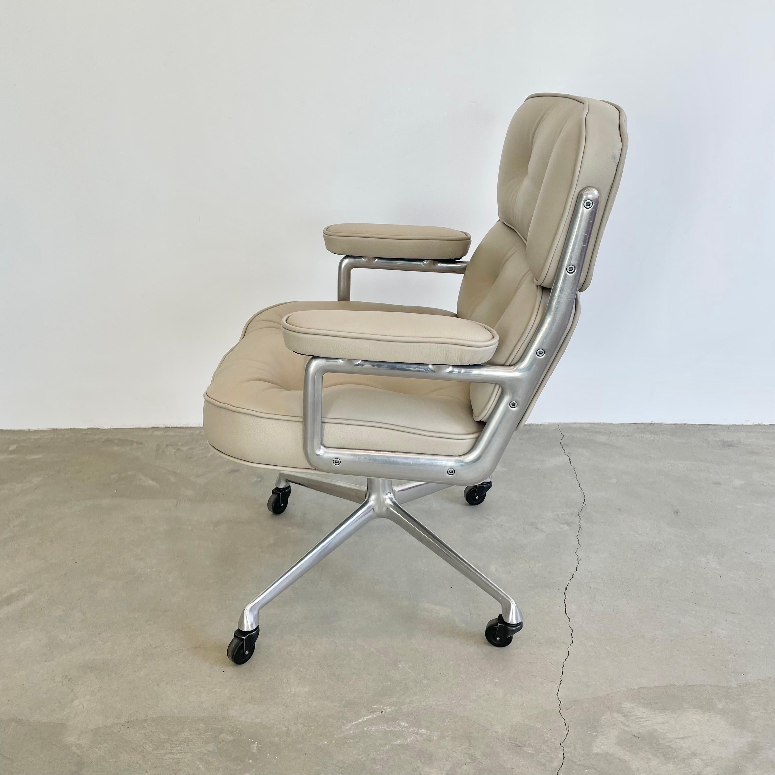 Eames Time Life Chair in Grey Leather for Herman Miller, 1980s For Sale ...