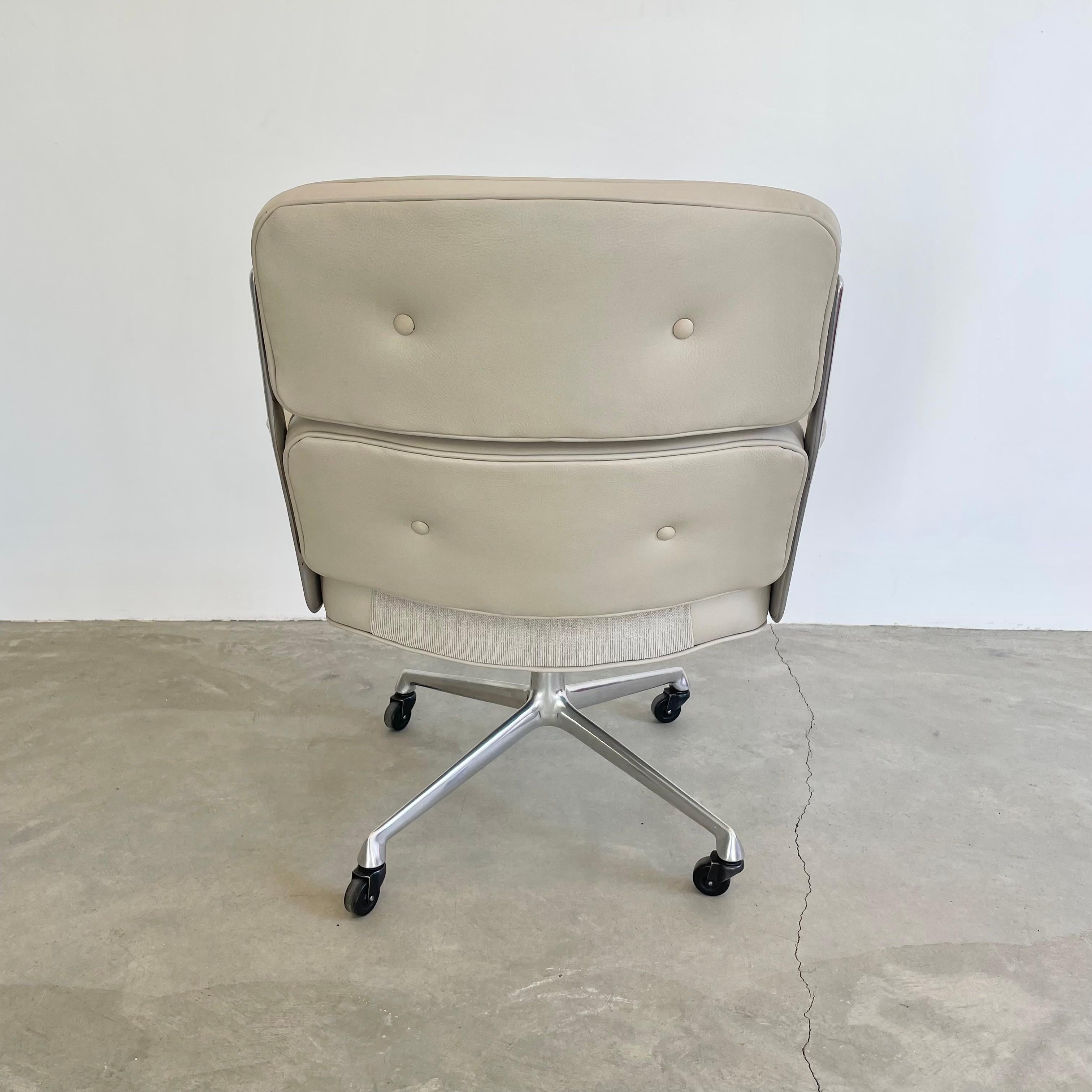 Eames Time Life Chair in Grey Leather for Herman Miller, 1980s For Sale ...