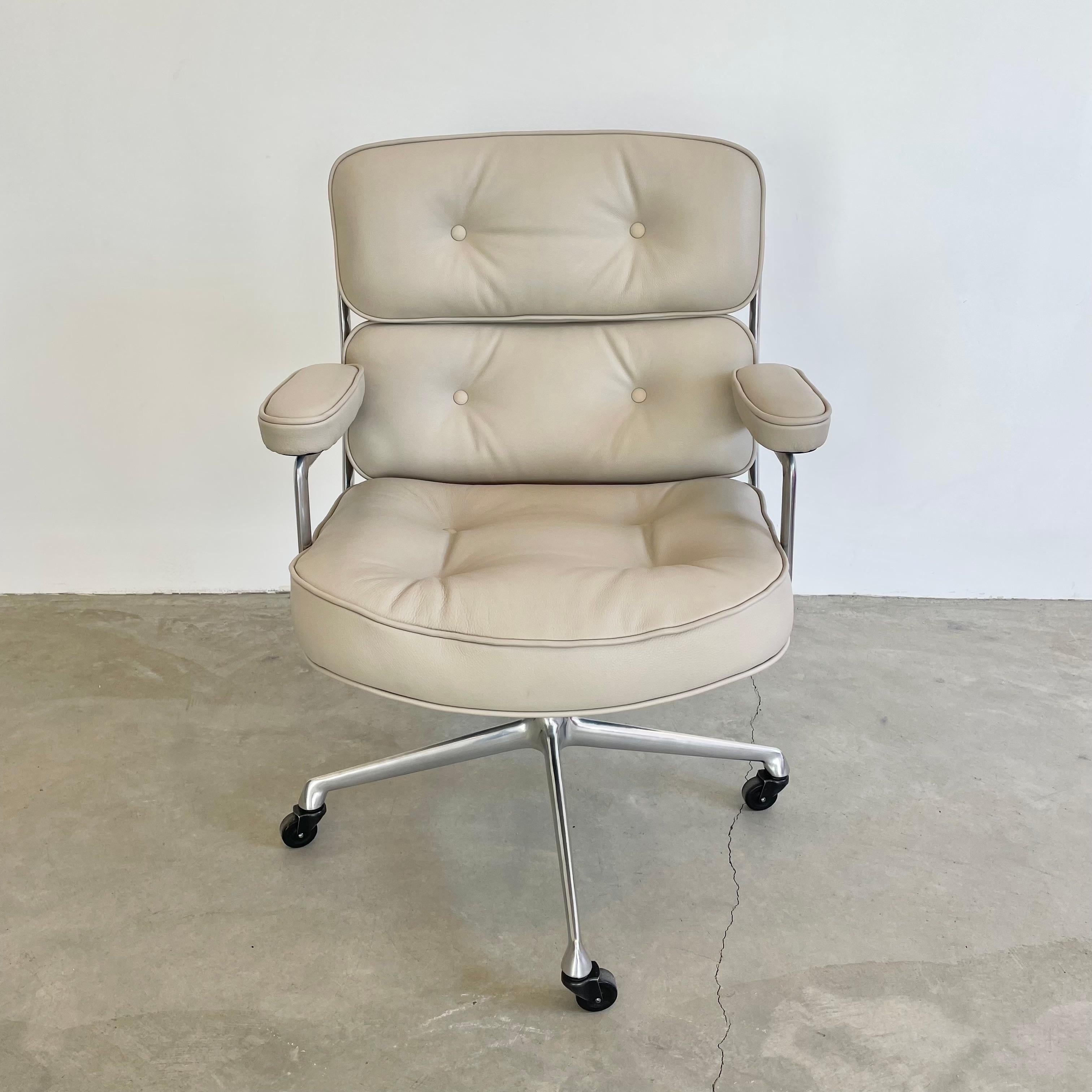 Eames Time Life Chair in Grey Leather for Herman Miller, 1980s For Sale ...