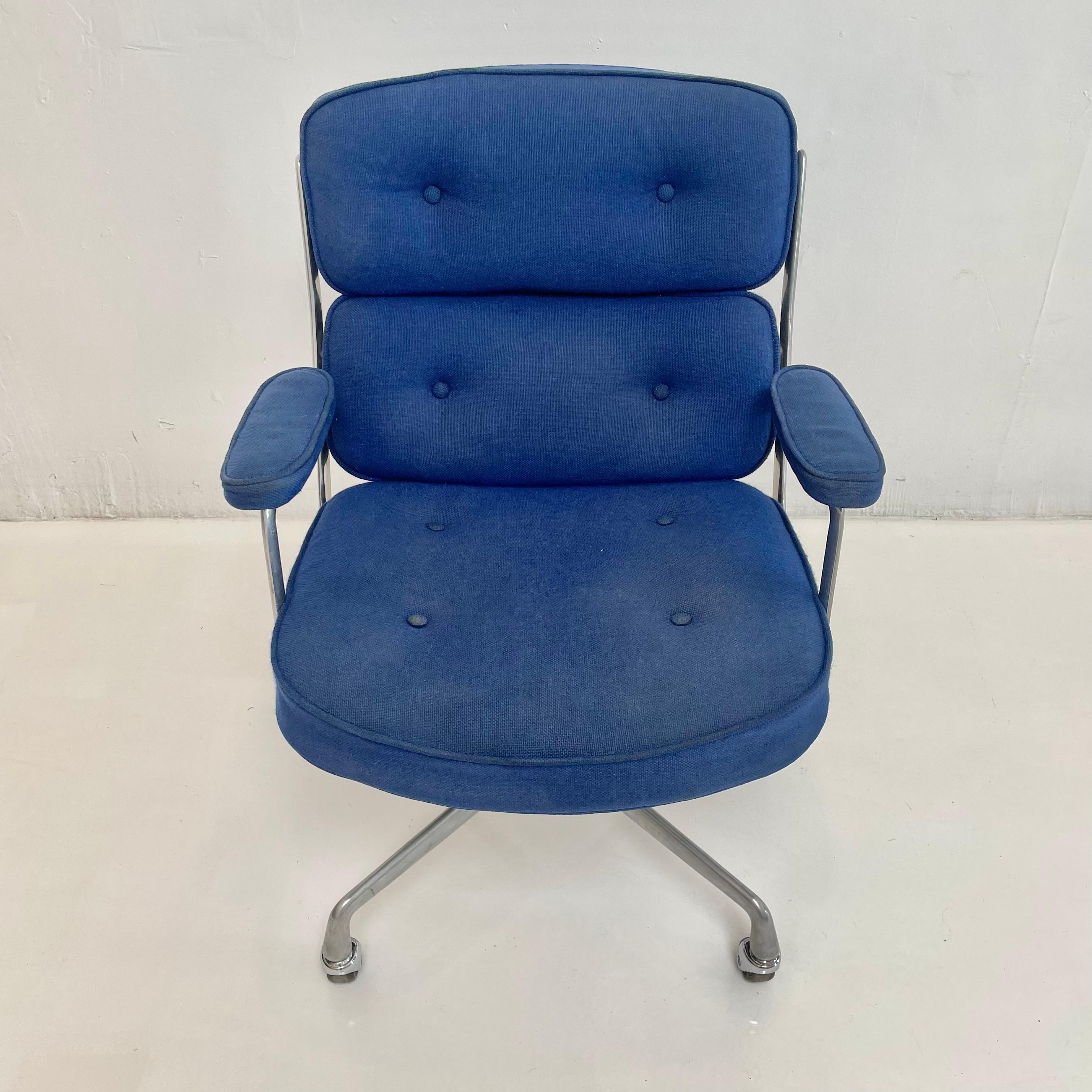 Eames Time Life Chair in Navy Blue Burlap for Herman Miller, 1978 USA ...