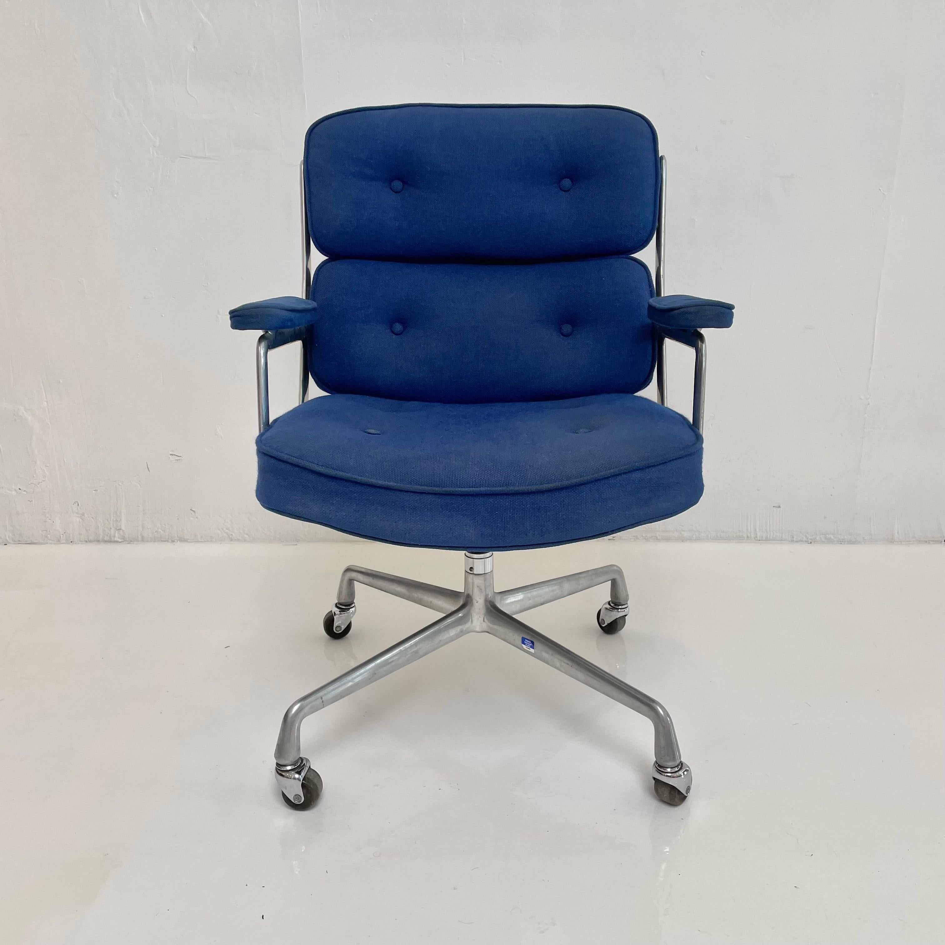 Eames Time Life Chair in Navy Blue Burlap for Herman Miller, 1978 USA ...