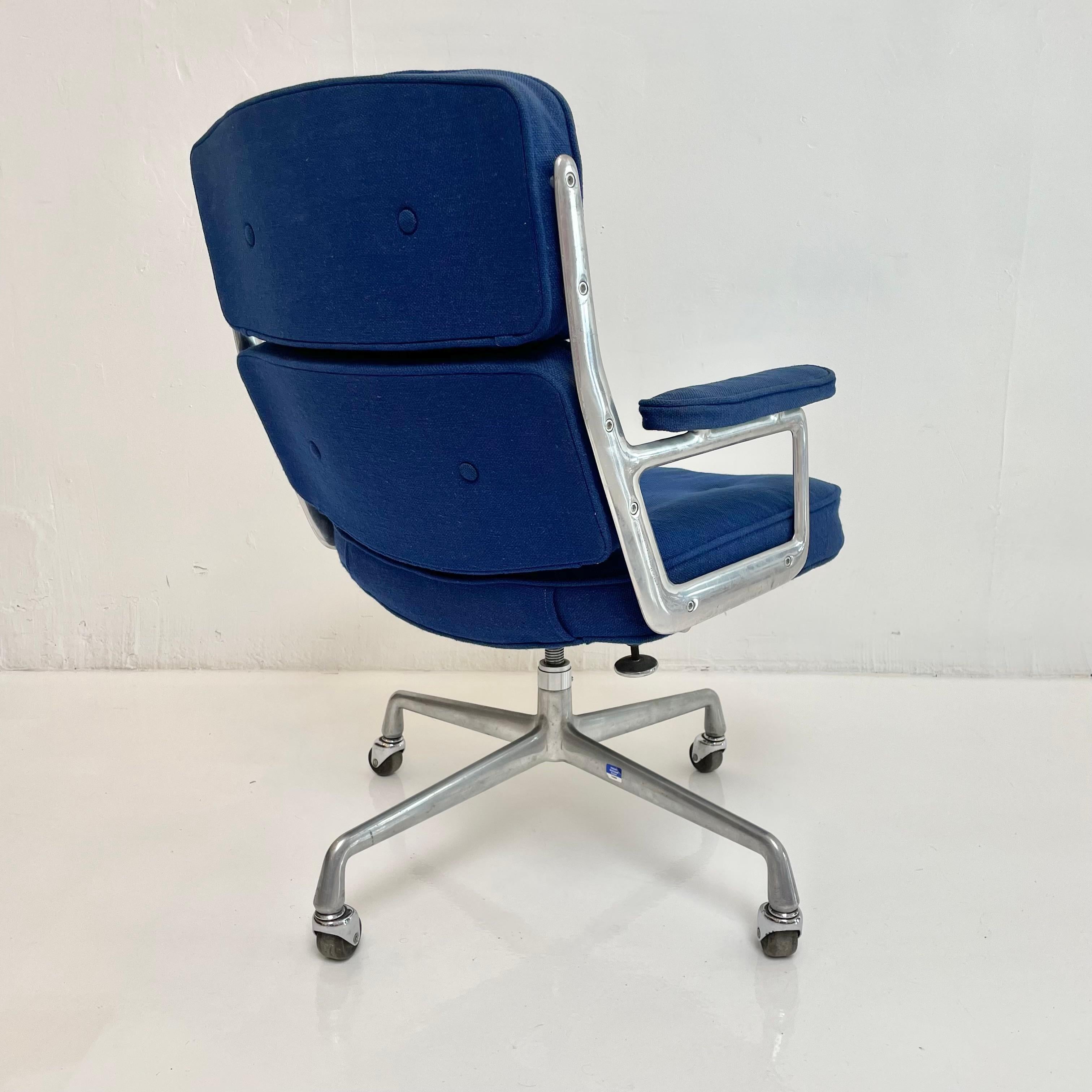 Eames Time Life Chair in Navy Blue Burlap for Herman Miller, 1978 USA ...
