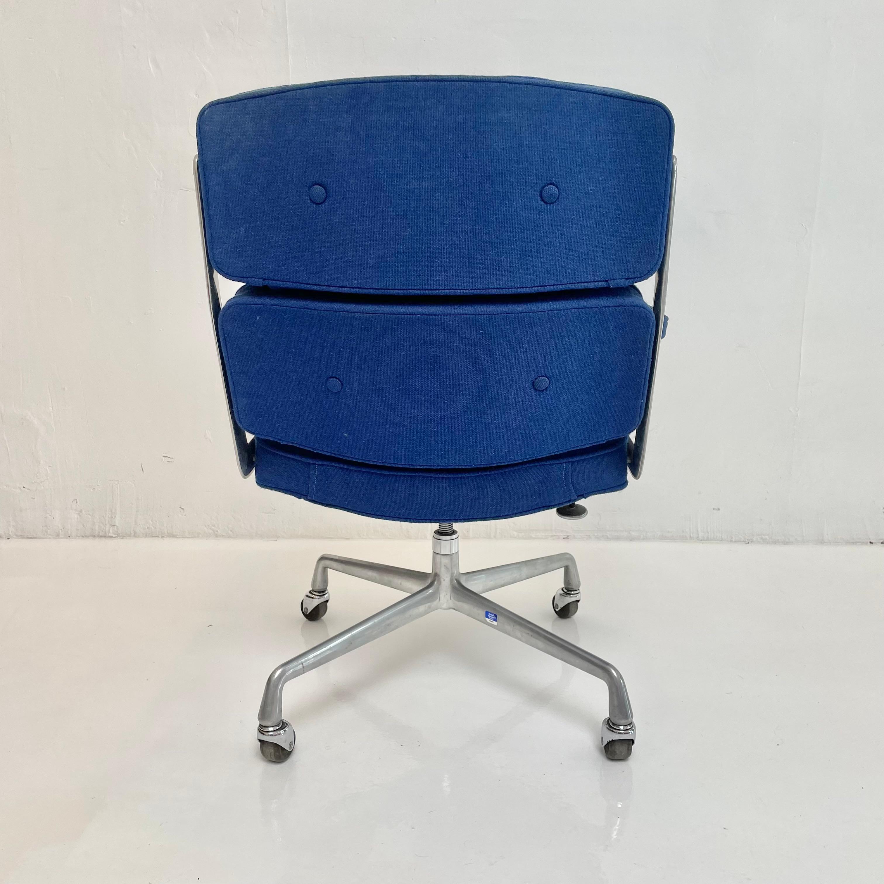 Eames Time Life Chair in Navy Blue Burlap for Herman Miller, 1978 USA ...